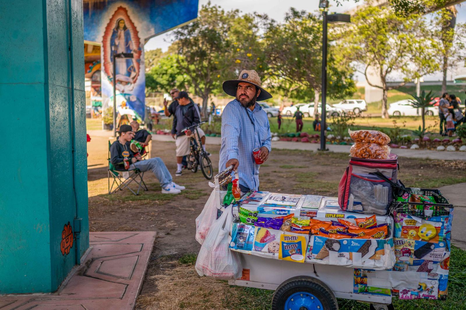 LOLOS Y PALETEROS by Scott Bennett