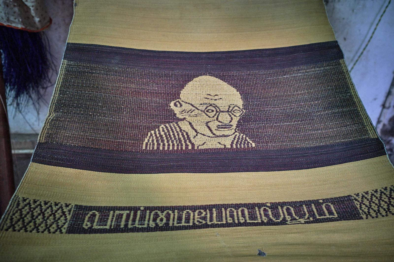 The Timeless Art of Silk Mat Weaving - Mouhamed Moustapha