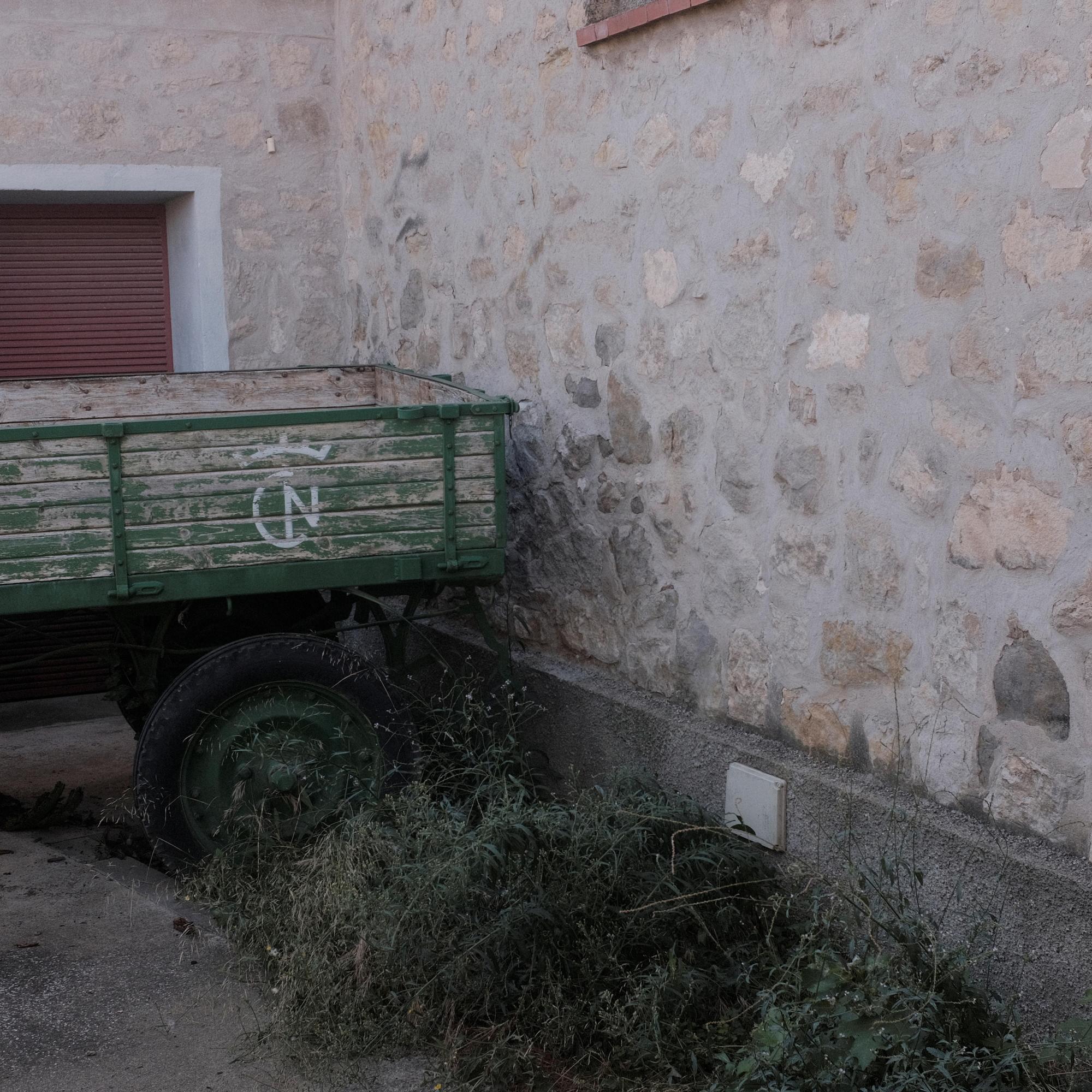 Spanish Settlers by Andoni Lubaki - Andoni Lubaki - Research Based ...