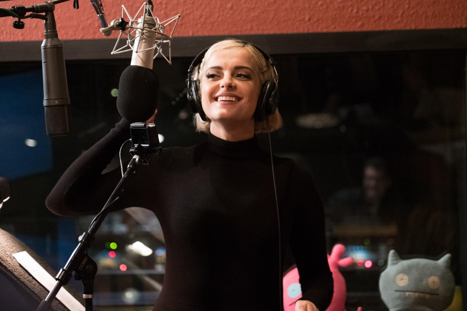 On Set - Hannah Kozak