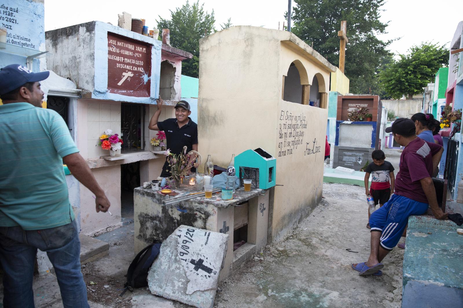 CHOO BA'AK • The Mayan bone cleaning ritual in Pomuch, Mexico. by ...