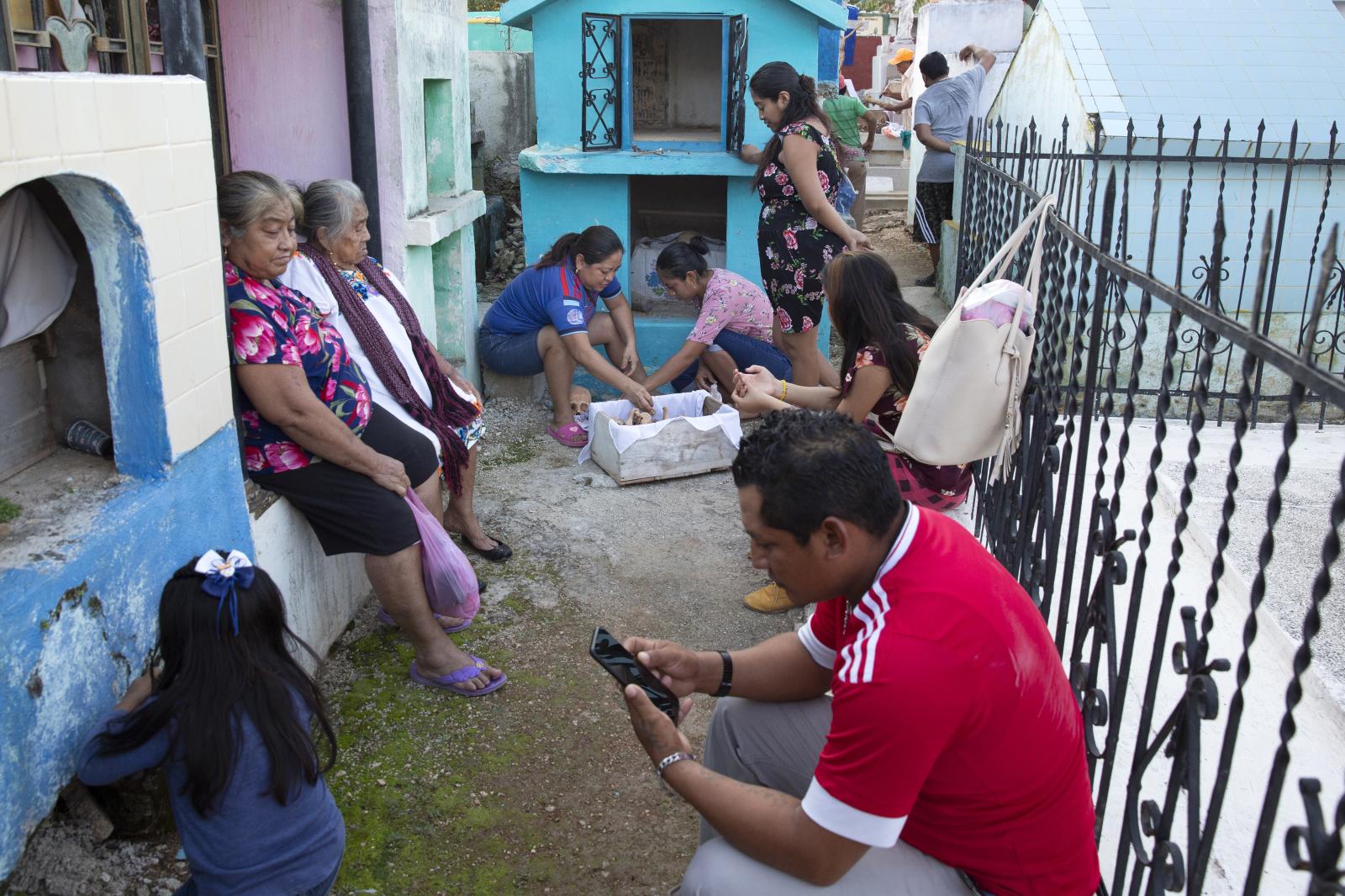 CHOO BA'AK • The Mayan bone cleaning ritual in Pomuch, Mexico. by ...