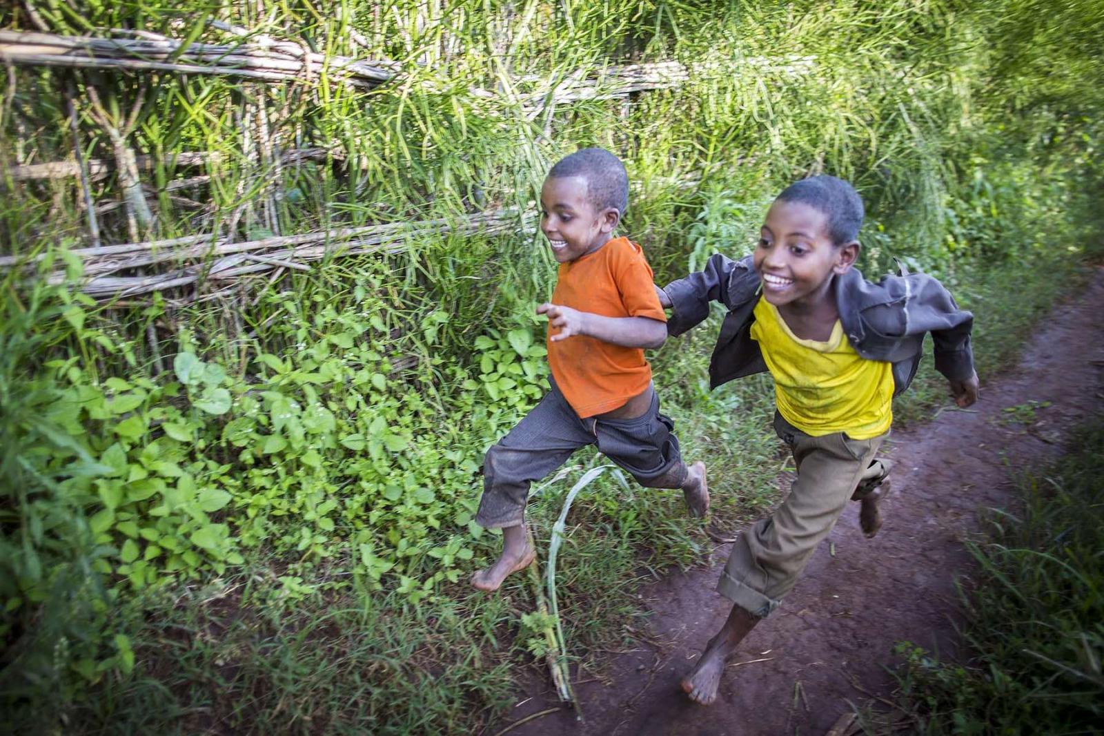 Images for Humanitarian Organizations - Jiro Ose, Photojournalist