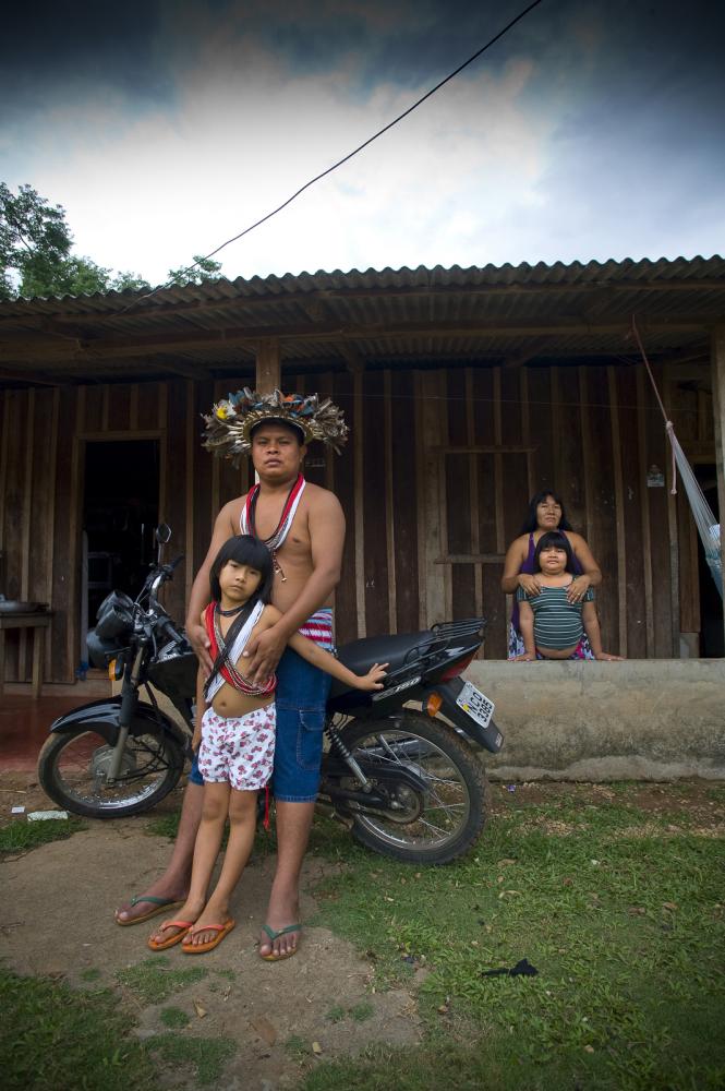 Craig Stennett Photojournalist | Surui Tribe, Amazonia, Brazil