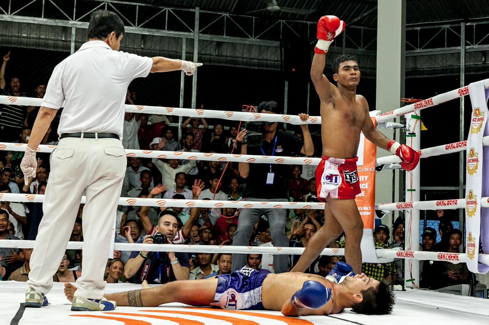 The Khmer Fighters - Omar Havana Photojournalist