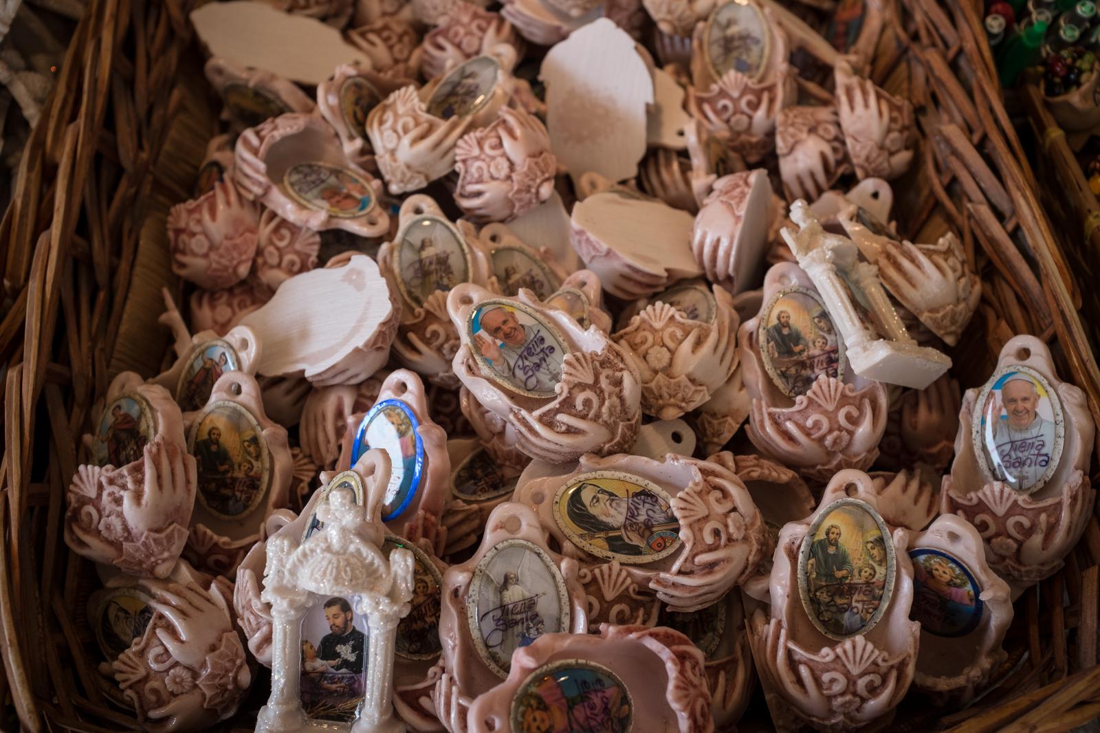 Tierra Santa - Erica Canepa