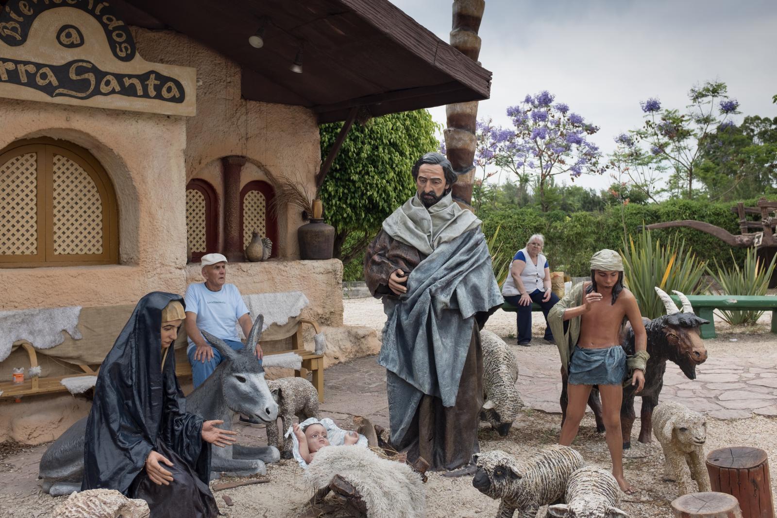 Tierra Santa - Erica Canepa