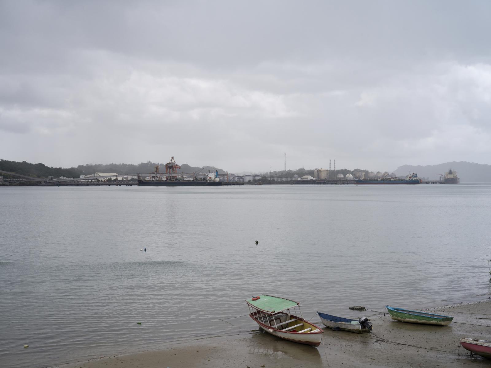 A Story on Oil, Pollution and Racism - Tommaso Rada Photographer