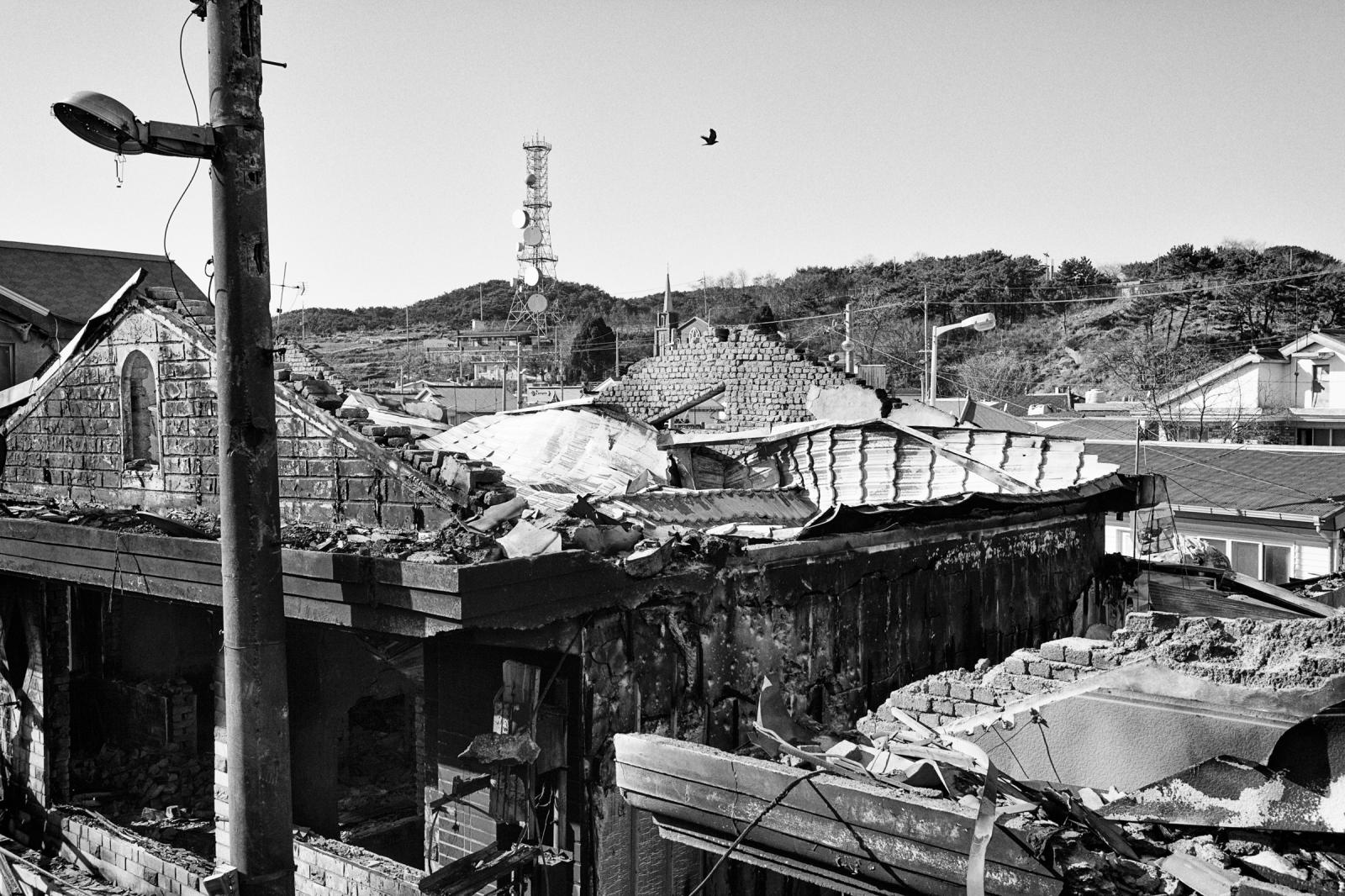 The Bombardment of Yeonpyeong - Photojournalist Shin Woong-jae