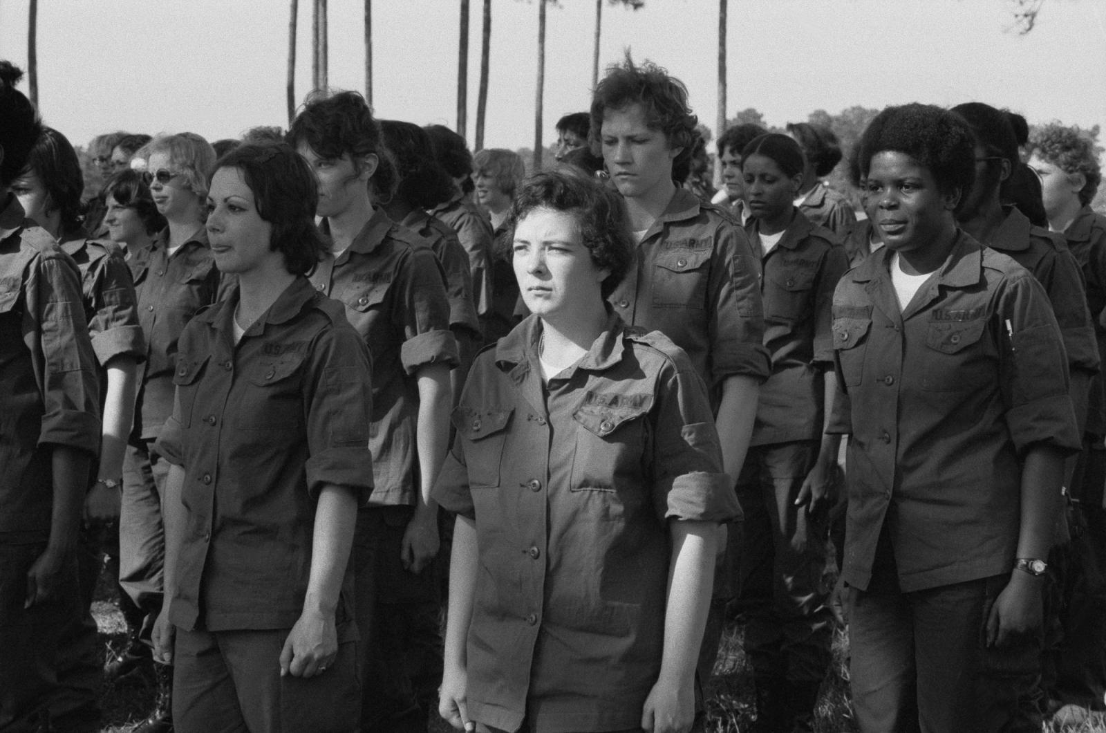 Women in the US Army (1975-76) - Susan Meiselas