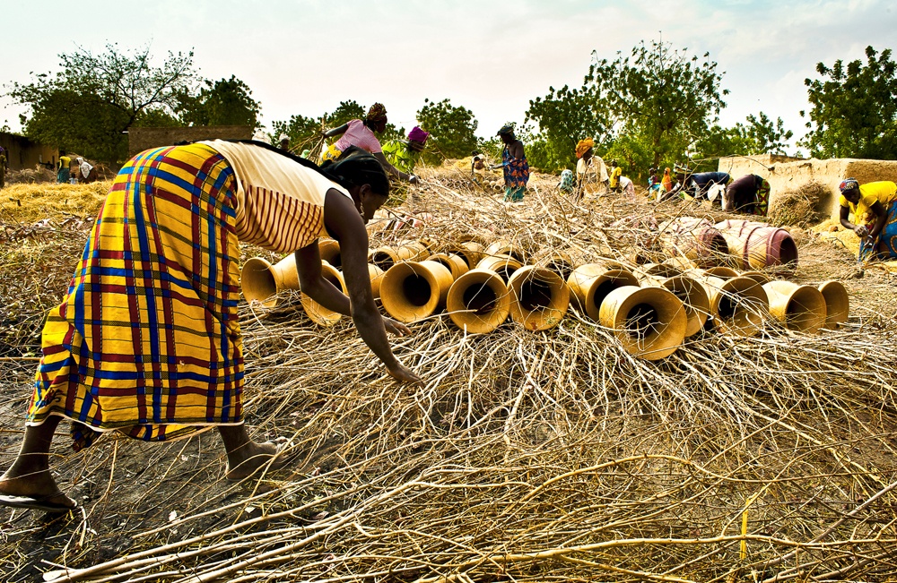 LABOR IN MALI by VALERIE LEONARD