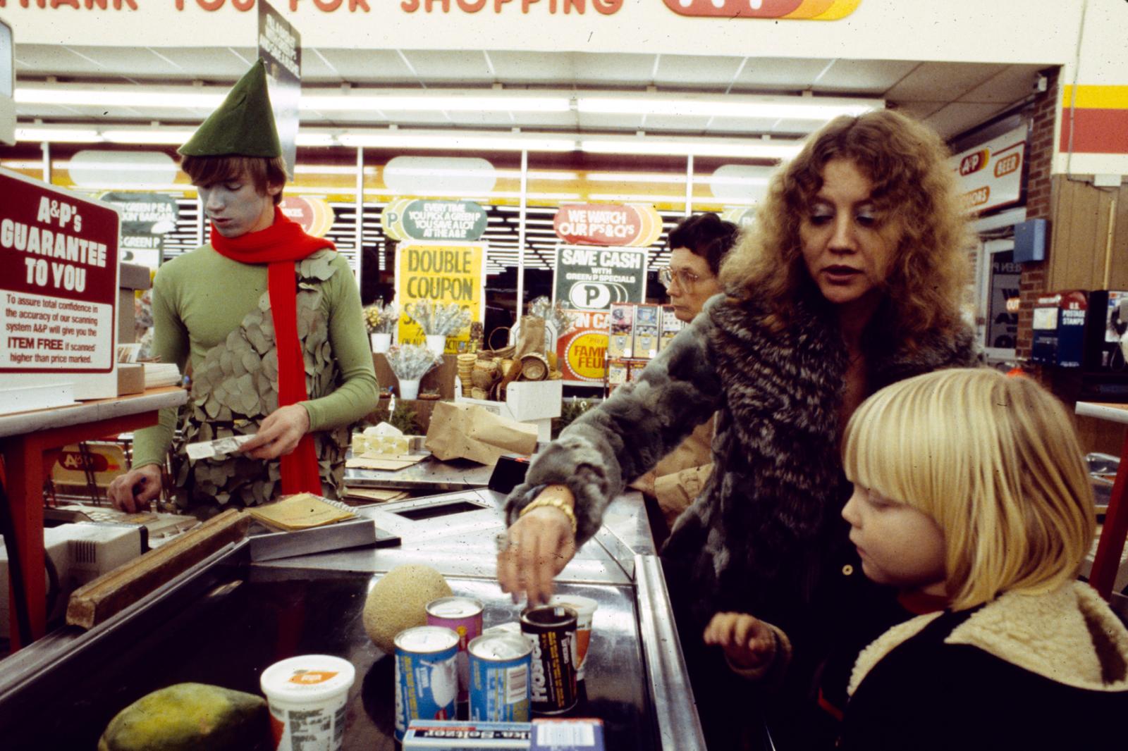 LIVING WITH THE ENEMY ARCHIVE CIRCS 1982-2024 - Donna Ferrato Photography